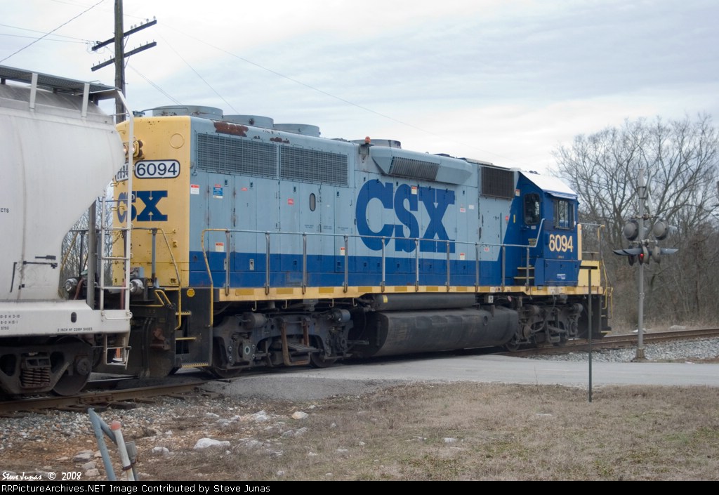 CSX 6094 Y110 Shuffles cars at the south end of the Memphis Junction Yard